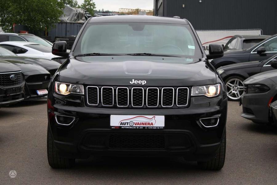 Melns Jeep Grand Cherokee 2022 Viļņa, ar dzinēja tilpumu 3.60 L un nobraukumu 74 tūkst. km par 21900 €, foto 3 vietnē AUTOMOTO.COM.LV