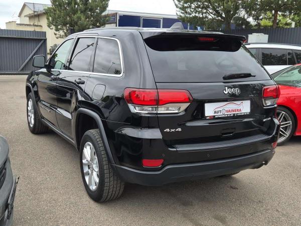 Melns Jeep Grand Cherokee 2022 Viļņa, ar dzinēja tilpumu 3.60 L un nobraukumu 74 tūkst. km par 21900 €, foto 4 vietnē AUTOMOTO.COM.LV