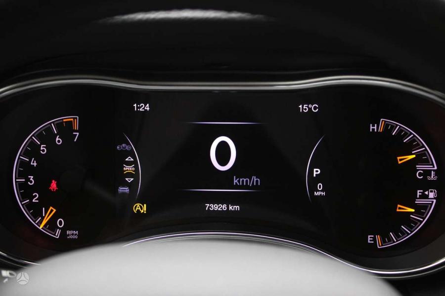 Melns Jeep Grand Cherokee 2022 Viļņa, ar dzinēja tilpumu 3.60 L un nobraukumu 74 tūkst. km par 21900 €, foto 8 vietnē AUTOMOTO.COM.LV