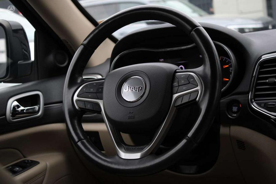 Melns Jeep Grand Cherokee 2022 Viļņa, ar dzinēja tilpumu 3.60 L un nobraukumu 74 tūkst. km par 21900 €, foto 15 vietnē AUTOMOTO.COM.LV
