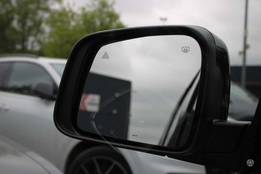 Melns Jeep Grand Cherokee 2022 Viļņa, ar dzinēja tilpumu 3.60 L un nobraukumu 74 tūkst. km par 21900 €, foto 26 vietnē AUTOMOTO.COM.LV