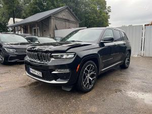 Black Jeep Grand Cherokee 2022 in Kaunas, with an engine capacity of 5.65 L and mileage of 79 thousand km for 28900 €, photo 3 on AUTOMOTO.COM.LV