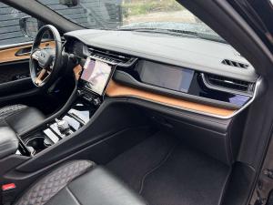 Black Jeep Grand Cherokee 2022 in Kaunas, with an engine capacity of 5.65 L and mileage of 79 thousand km for 28900 €, photo 15 on AUTOMOTO.COM.LV