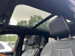 Black Jeep Grand Cherokee 2022 in Kaunas, with an engine capacity of 5.65 L and mileage of 79 thousand km for 28900 €, photo 22 on AUTOMOTO.COM.LV
