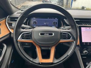 Black Jeep Grand Cherokee 2022 in Kaunas, with an engine capacity of 5.65 L and mileage of 79 thousand km for 28900 €, photo 35 on AUTOMOTO.COM.LV