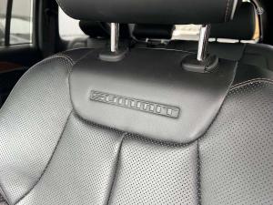 Black Jeep Grand Cherokee 2022 in Kaunas, with an engine capacity of 5.65 L and mileage of 79 thousand km for 28900 €, photo 54 on AUTOMOTO.COM.LV
