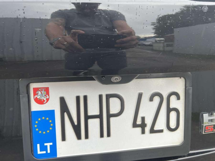 Black Jeep Grand Cherokee 2022 in Kaunas, with an engine capacity of 5.65 L and mileage of 79 thousand km for 28900 €, photo 55 on AUTOMOTO.COM.LV