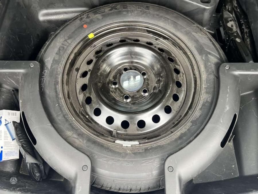 Black Jeep Grand Cherokee 2022 in Kaunas, with an engine capacity of 5.65 L and mileage of 79 thousand km for 28900 €, photo 58 on AUTOMOTO.COM.LV