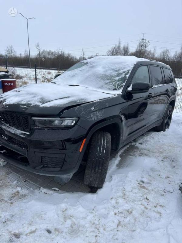 Melns Jeep Grand Cherokee 2023 Šauļi, ar dzinēja tilpumu 3.60 L un nobraukumu 70 tūkst. km par 15100 €, foto 9 vietnē AUTOMOTO.COM.LV