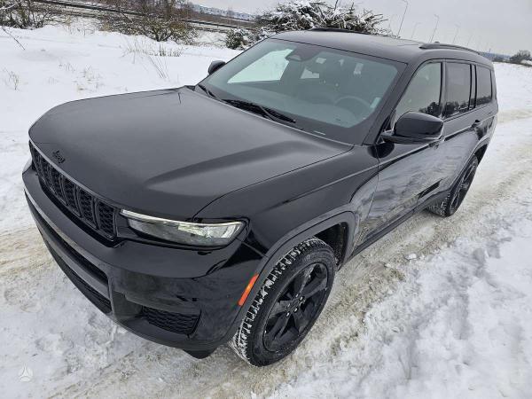 Melns Jeep Grand Cherokee 2023 Viļņa, ar dzinēja tilpumu 3.60 L un nobraukumu 100 tūkst. km par 30500 €, foto 6 vietnē AUTOMOTO.COM.LV