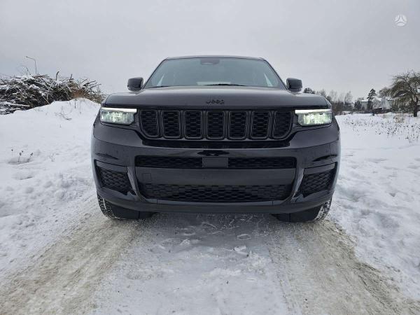 Melns Jeep Grand Cherokee 2023 Viļņa, ar dzinēja tilpumu 3.60 L un nobraukumu 100 tūkst. km par 30500 €, foto 8 vietnē AUTOMOTO.COM.LV