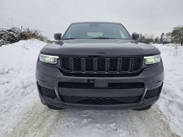 Melns Jeep Grand Cherokee 2023 Viļņa, ar dzinēja tilpumu 3.60 L un nobraukumu 100 tūkst. km par 30500 €, foto 10 vietnē AUTOMOTO.COM.LV