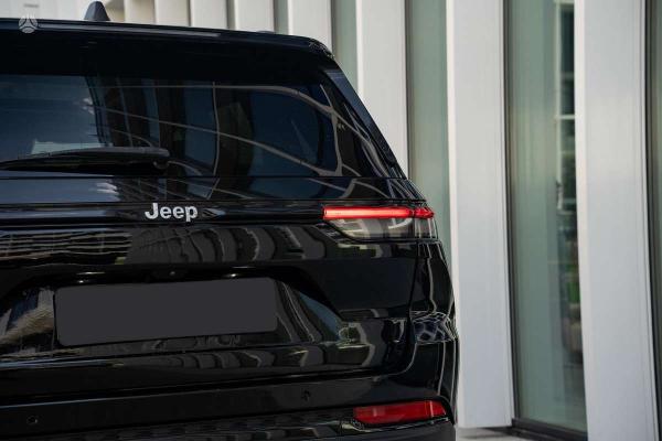 Melns Jeep Grand Cherokee 2023 Viļņa, ar dzinēja tilpumu 2.00 L un nobraukumu 49 tūkst. km par 39999 €, foto 6 vietnē AUTOMOTO.COM.LV