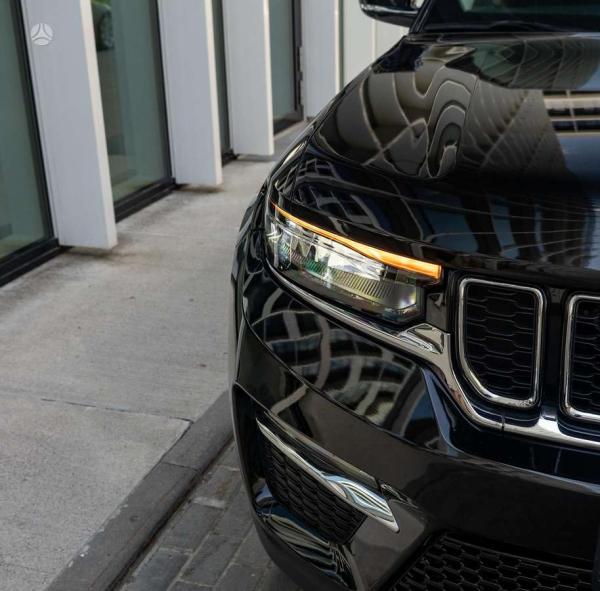 Melns Jeep Grand Cherokee 2023 Viļņa, ar dzinēja tilpumu 2.00 L un nobraukumu 49 tūkst. km par 39999 €, foto 9 vietnē AUTOMOTO.COM.LV