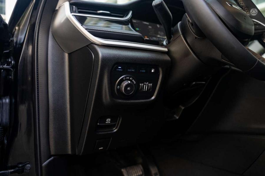 Melns Jeep Grand Cherokee 2023 Viļņa, ar dzinēja tilpumu 2.00 L un nobraukumu 49 tūkst. km par 39999 €, foto 15 vietnē AUTOMOTO.COM.LV