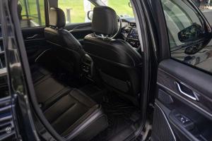 Melns Jeep Grand Cherokee 2023 Viļņa, ar dzinēja tilpumu 2.00 L un nobraukumu 49 tūkst. km par 39999 €, foto 16 vietnē AUTOMOTO.COM.LV
