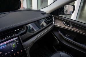 Melns Jeep Grand Cherokee 2023 Viļņa, ar dzinēja tilpumu 2.00 L un nobraukumu 49 tūkst. km par 39999 €, foto 26 vietnē AUTOMOTO.COM.LV