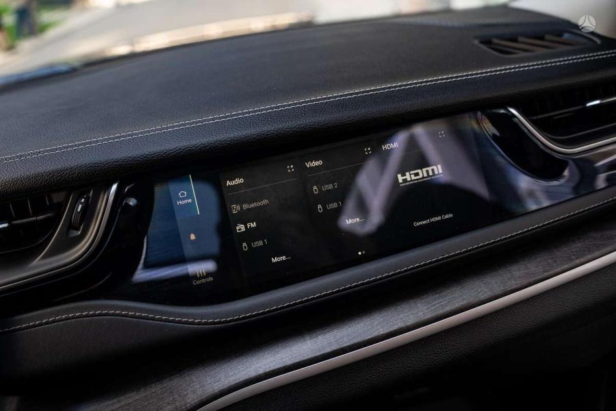 Melns Jeep Grand Cherokee 2023 Viļņa, ar dzinēja tilpumu 2.00 L un nobraukumu 49 tūkst. km par 39999 €, foto 27 vietnē AUTOMOTO.COM.LV