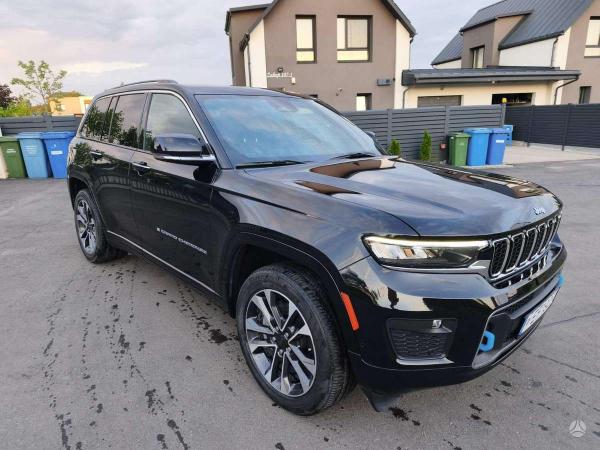 Melns Jeep Grand Cherokee 2023 Viļņa, ar dzinēja tilpumu 2.00 L un nobraukumu 43 tūkst. km par 42000 €, foto 3 vietnē AUTOMOTO.COM.LV
