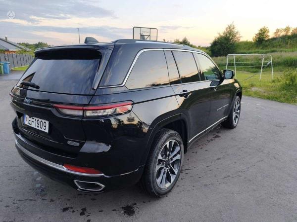 Melns Jeep Grand Cherokee 2023 Viļņa, ar dzinēja tilpumu 2.00 L un nobraukumu 43 tūkst. km par 42000 €, foto 4 vietnē AUTOMOTO.COM.LV
