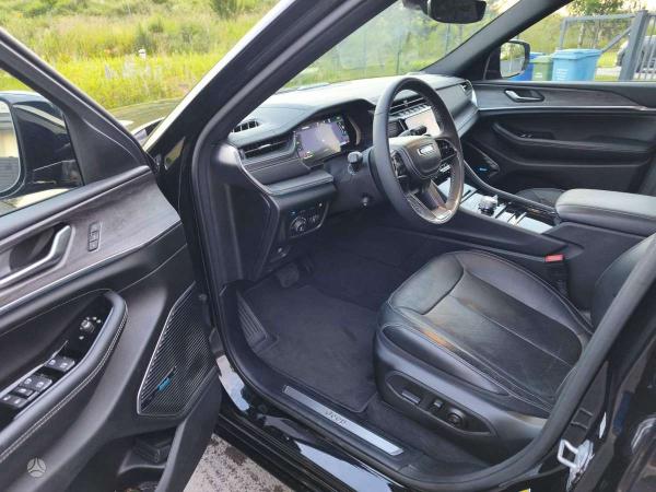 Melns Jeep Grand Cherokee 2023 Viļņa, ar dzinēja tilpumu 2.00 L un nobraukumu 43 tūkst. km par 42000 €, foto 8 vietnē AUTOMOTO.COM.LV