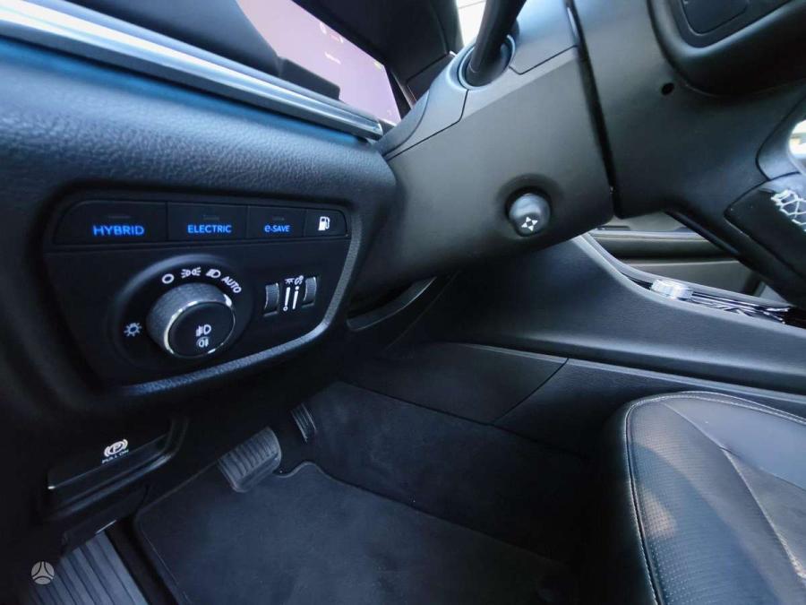 Melns Jeep Grand Cherokee 2023 Viļņa, ar dzinēja tilpumu 2.00 L un nobraukumu 43 tūkst. km par 42000 €, foto 12 vietnē AUTOMOTO.COM.LV