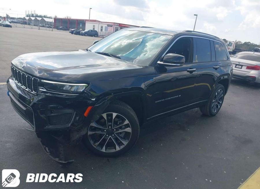 Melns Jeep Grand Cherokee 2023 Viļņa, ar dzinēja tilpumu 2.00 L un nobraukumu 43 tūkst. km par 42000 €, foto 20 vietnē AUTOMOTO.COM.LV