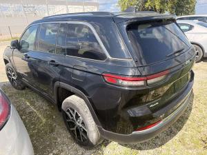 Melns Jeep Grand Cherokee 2023 Šauļi, ar dzinēja tilpumu 3.60 L un nobraukumu 32 tūkst. km par 13500 €, foto 4 vietnē AUTOMOTO.COM.LV