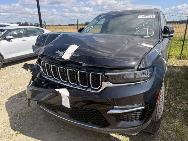 Black Jeep Grand Cherokee 2023 in Siauliai, with an engine capacity of 3.60 L and mileage of 32 thousand km for 13500 €, photo 10 on AUTOMOTO.COM.LV