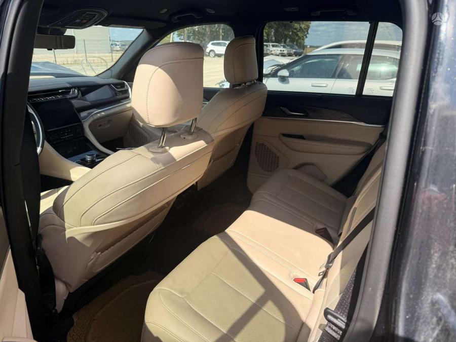 Melns Jeep Grand Cherokee 2023 Šauļi, ar dzinēja tilpumu 3.60 L un nobraukumu 32 tūkst. km par 13500 €, foto 15 vietnē AUTOMOTO.COM.LV