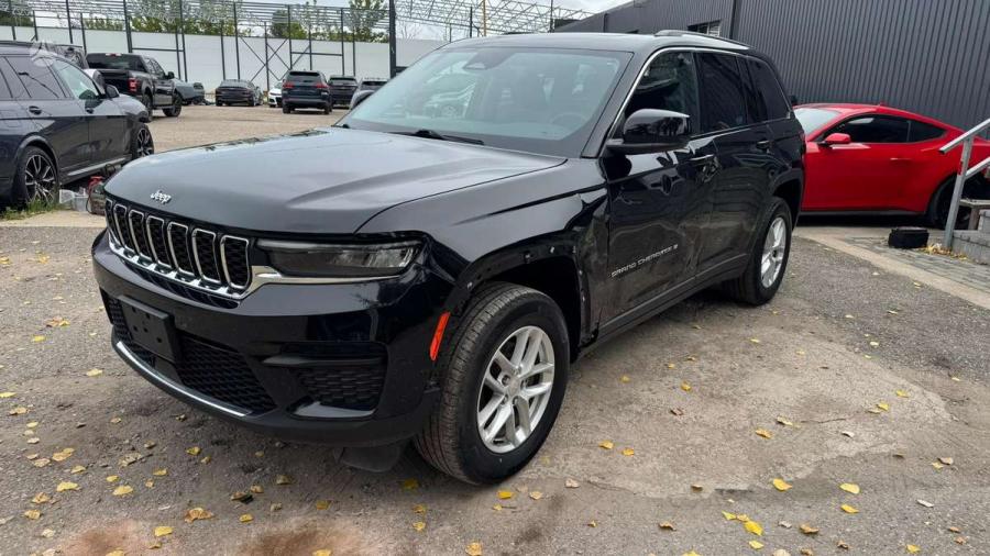 Black Jeep Grand Cherokee 2023 in Ukmerge, with an engine capacity of 3.60 L and mileage of 80 thousand km for 22990 €, photo 5 on AUTOMOTO.COM.LV