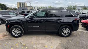 Black Jeep Grand Cherokee 2023 in Ukmerge, with an engine capacity of 3.60 L and mileage of 80 thousand km for 22990 €, photo 6 on AUTOMOTO.COM.LV