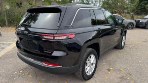 Black Jeep Grand Cherokee 2023 in Ukmerge, with an engine capacity of 3.60 L and mileage of 80 thousand km for 22990 €, photo 9 on AUTOMOTO.COM.LV