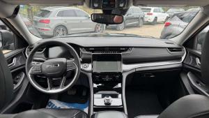 Black Jeep Grand Cherokee 2023 in Ukmerge, with an engine capacity of 3.60 L and mileage of 80 thousand km for 22990 €, photo 20 on AUTOMOTO.COM.LV