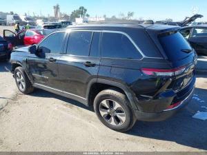 Melns Jeep Grand Cherokee 2023 Viļņa, ar dzinēja tilpumu 2.00 L un nobraukumu 89 tūkst. km par 16299 €, foto 10 vietnē AUTOMOTO.COM.LV