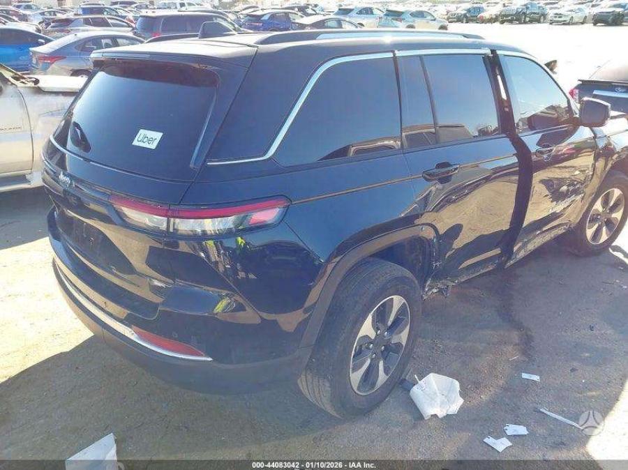 Melns Jeep Grand Cherokee 2023 Viļņa, ar dzinēja tilpumu 2.00 L un nobraukumu 89 tūkst. km par 16299 €, foto 11 vietnē AUTOMOTO.COM.LV