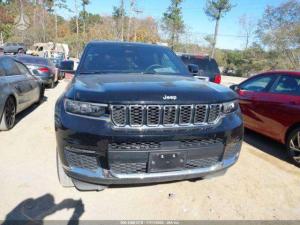 Black Jeep Grand Cherokee 2024 in Klaipeda, with an engine capacity of 3.60 L and mileage of 47 thousand km for 7100 €, photo 12 on AUTOMOTO.COM.LV