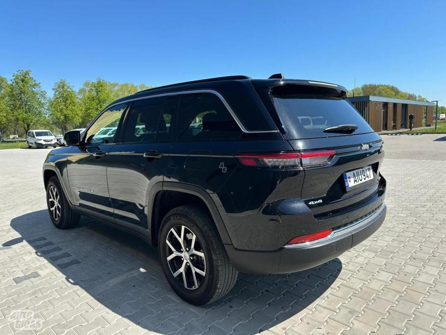 Black Jeep Grand Cherokee 2024 in Klaipeda, with an engine capacity of 3.60 L and mileage of 21 thousand km for 39500 €, photo 5 on AUTOMOTO.COM.LV