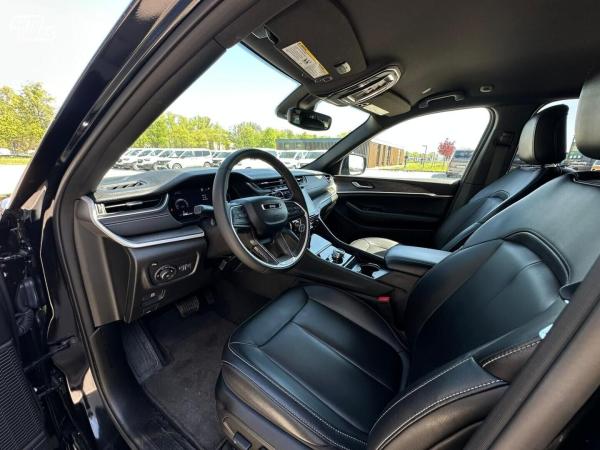 Black Jeep Grand Cherokee 2024 in Klaipeda, with an engine capacity of 3.60 L and mileage of 21 thousand km for 39500 €, photo 6 on AUTOMOTO.COM.LV
