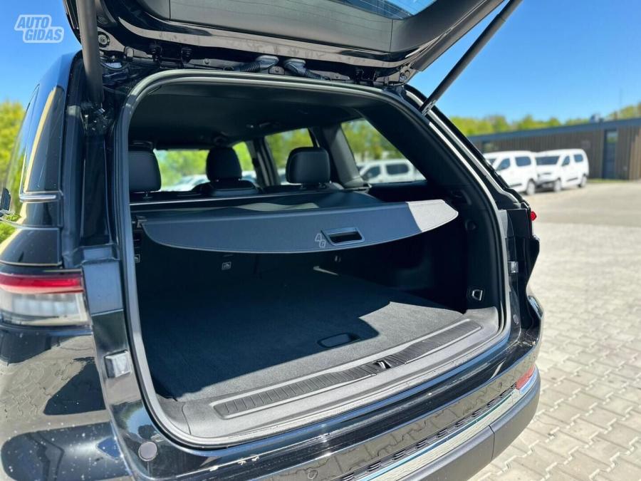 Black Jeep Grand Cherokee 2024 in Klaipeda, with an engine capacity of 3.60 L and mileage of 21 thousand km for 39500 €, photo 11 on AUTOMOTO.COM.LV