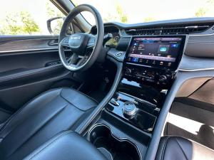 Melns Jeep Grand Cherokee 2024 Klaipėda, ar dzinēja tilpumu 3.60 L un nobraukumu 21 tūkst. km par 39500 €, foto 17 vietnē AUTOMOTO.COM.LV