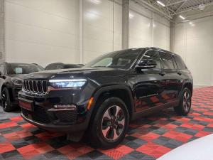 Black Jeep Grand Cherokee 2024 in Vilnius, with an engine capacity of 2.00 L and mileage of 56 thousand km for 41990 €, photo  on AUTOMOTO.COM.LV