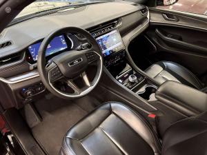Black Jeep Grand Cherokee 2024 in Vilnius, with an engine capacity of 2.00 L and mileage of 56 thousand km for 41990 €, photo 12 on AUTOMOTO.COM.LV