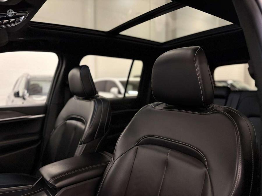 Black Jeep Grand Cherokee 2024 in Vilnius, with an engine capacity of 2.00 L and mileage of 56 thousand km for 41990 €, photo 17 on AUTOMOTO.COM.LV