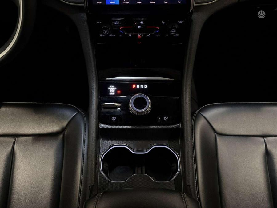 Black Jeep Grand Cherokee 2024 in Vilnius, with an engine capacity of 2.00 L and mileage of 56 thousand km for 41990 €, photo 25 on AUTOMOTO.COM.LV