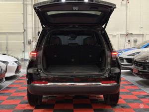 Black Jeep Grand Cherokee 2024 in Vilnius, with an engine capacity of 2.00 L and mileage of 56 thousand km for 39990 €, photo 36 on AUTOMOTO.COM.LV