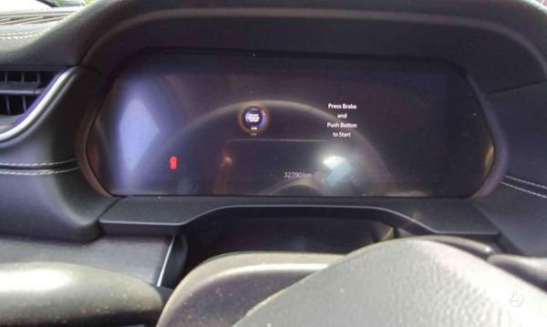 Black Jeep Grand Cherokee 2024 in Klaipeda, with an engine capacity of 3.60 L and mileage of 33 thousand km for 18150 €, photo 7 on AUTOMOTO.COM.LV