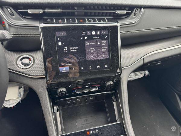 Black Jeep Grand Cherokee 2024 in Siauliai, with an engine capacity of 3.60 L and mileage of 55 thousand km for 13800 €, photo 9 on AUTOMOTO.COM.LV