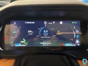 Melns Jeep Grand Cherokee 2025 Rīga, ar dzinēja tilpumu 2.00 L un nobraukumu 8 tūkst. km par 72990 €, foto 8 vietnē AUTOMOTO.COM.LV