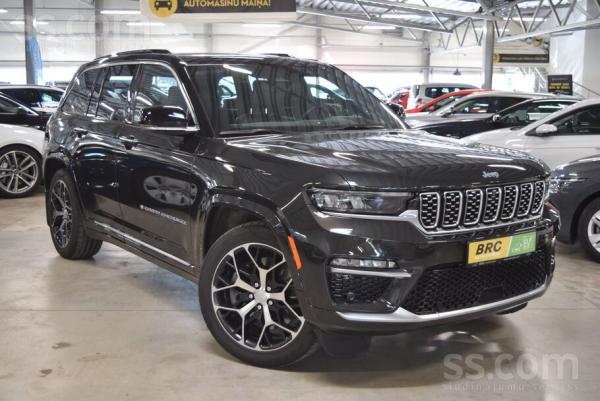 Black Jeep Grand Cherokee 2025 in Riga, with an engine capacity of 2.00 L and mileage of 21 thousand km for 65000 €, photo 1 on AUTOMOTO.COM.LV